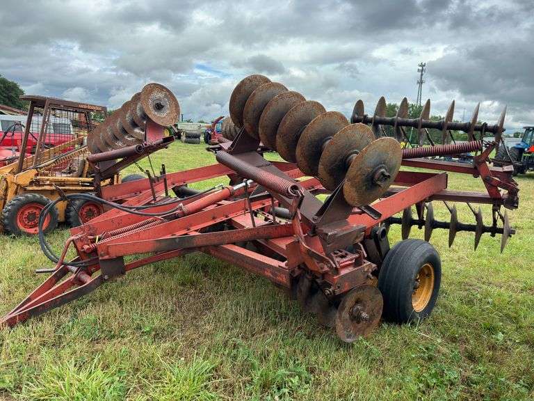 International 470 Tandem Disc, 20', Manual Fold - Hamilton-Maring ...
