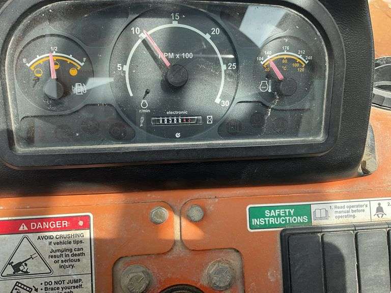 Lull telehandler 944E-42 - Hamilton-Maring Auction Group