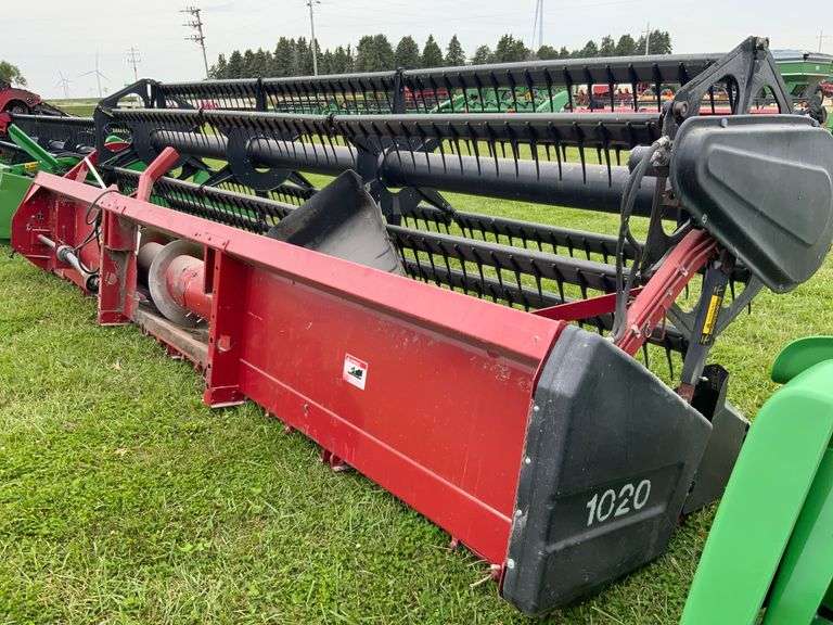 Case IH 1020 20ft bean head - Hamilton-Maring Auction Group