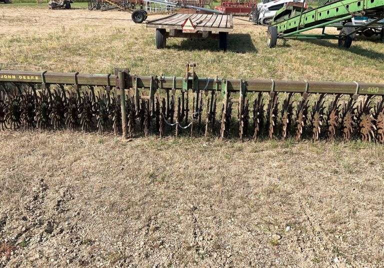 JD 400 soil rotator - Hamilton-Maring Auction Group
