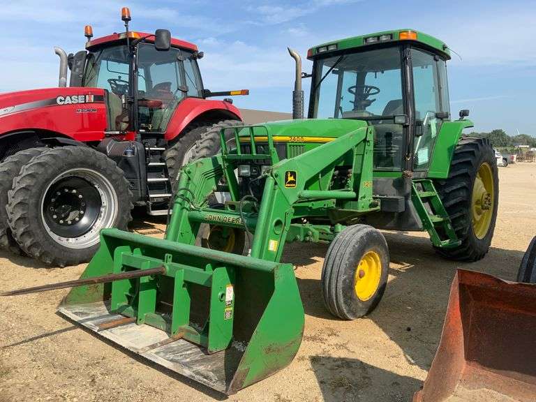 John Deere 7400 Tractor w/JD 720 Loader (bucket & - Hamilton-Maring ...