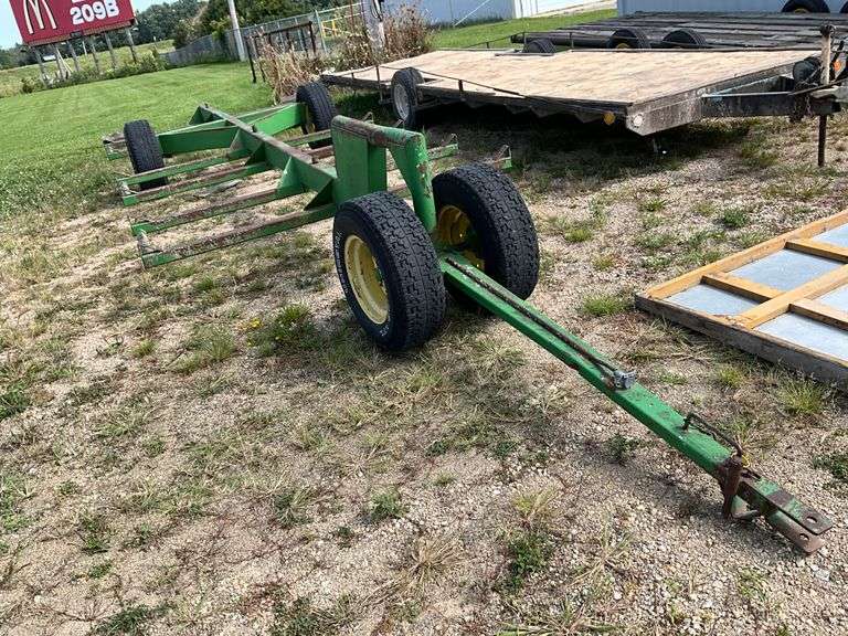 6-8 bale round bale carrier - Hamilton-Maring Auction Group