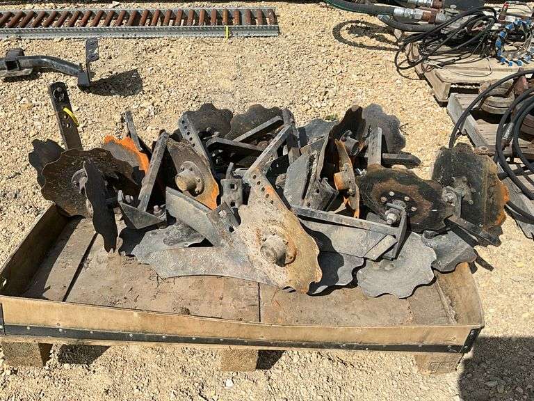 (16) Kinze disc openers with pins - Hamilton-Maring Auction Group