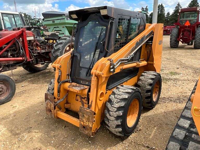 Case TR430 Skid loader, cab, heat, air - Hamilton-Maring Auction Group