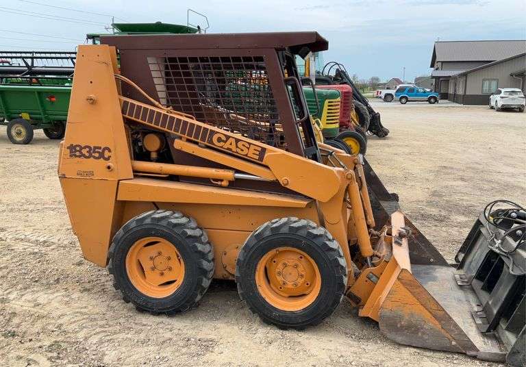 1992 Case 1835C Skid loader w/bucket; gas; new muf - Hamilton-Maring ...