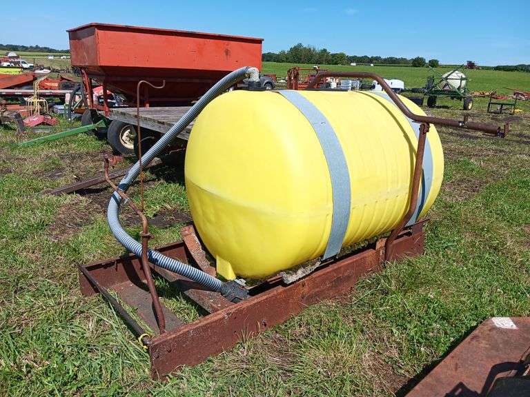 500 Gallon Poly tank on Skids - Hamilton-Maring Auction Group