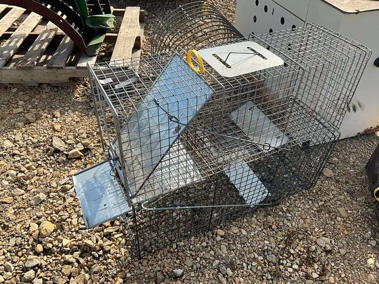 (2) live traps - Hamilton-Maring Auction Group