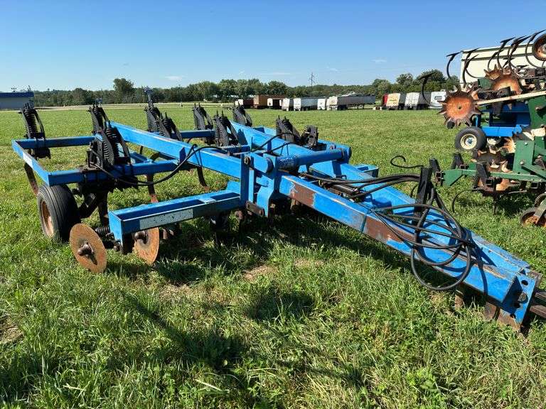 DMI Coulter Champ II Disc Chisel Plow, 9 Shank, 11 - Hamilton-Maring ...