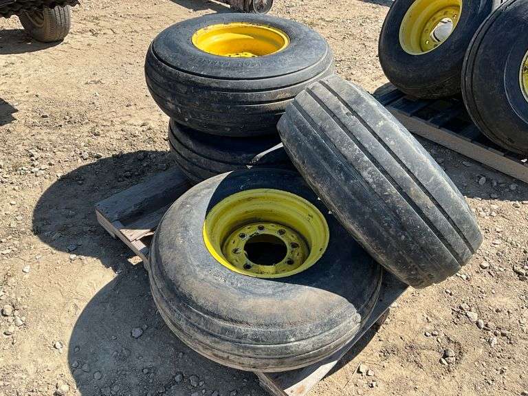 (4) 12.5L15 w/rims - Hamilton-Maring Auction Group