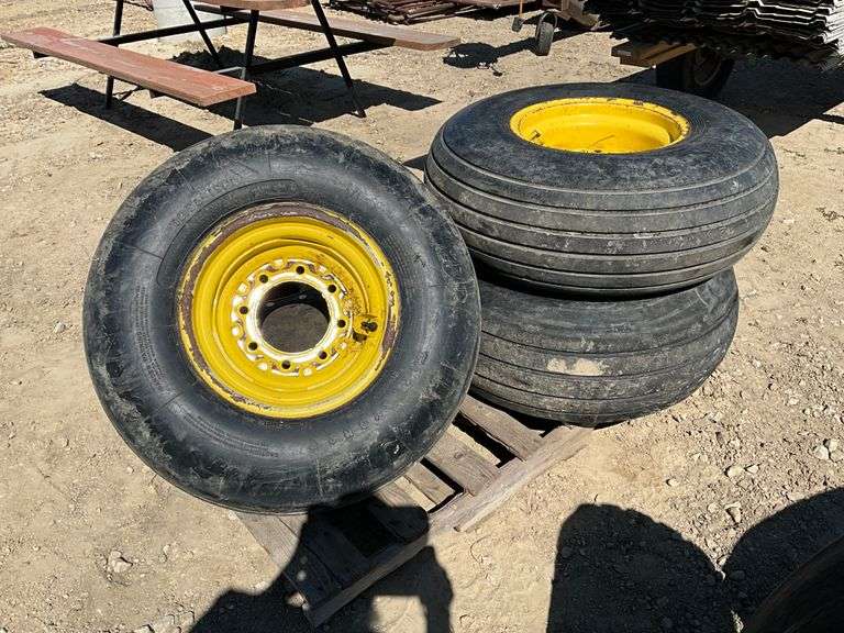 (4) 12.5L15 w/rims - Hamilton-Maring Auction Group
