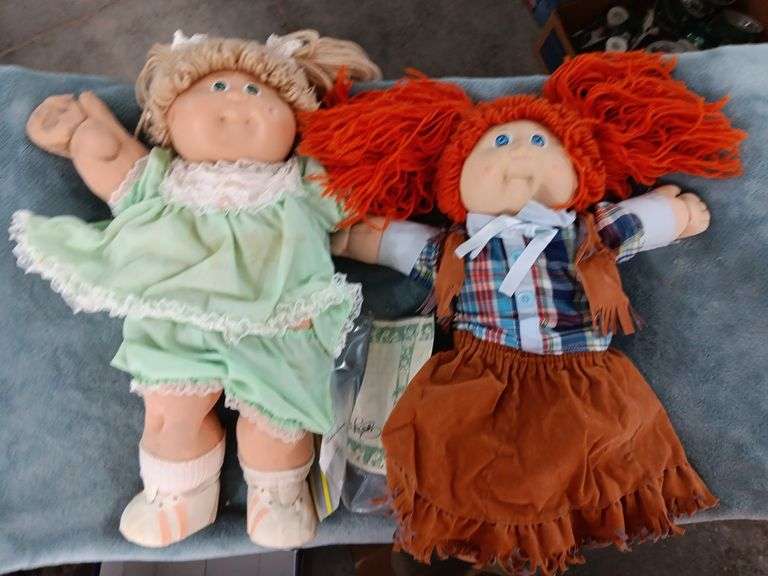 2 Cabbage Patch Kids Dolls - Hamilton-Maring Auction Group