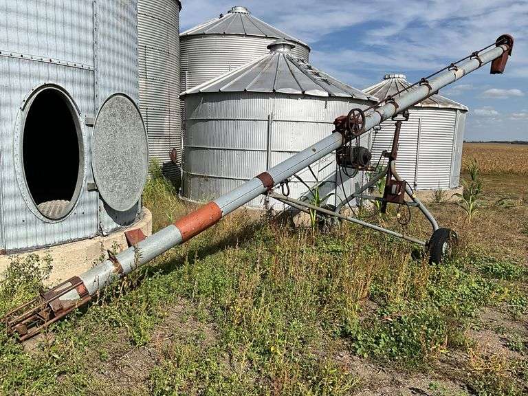 Marathon 8" truck loading auger with 7.5 GP motor. - Hamilton-Maring ...