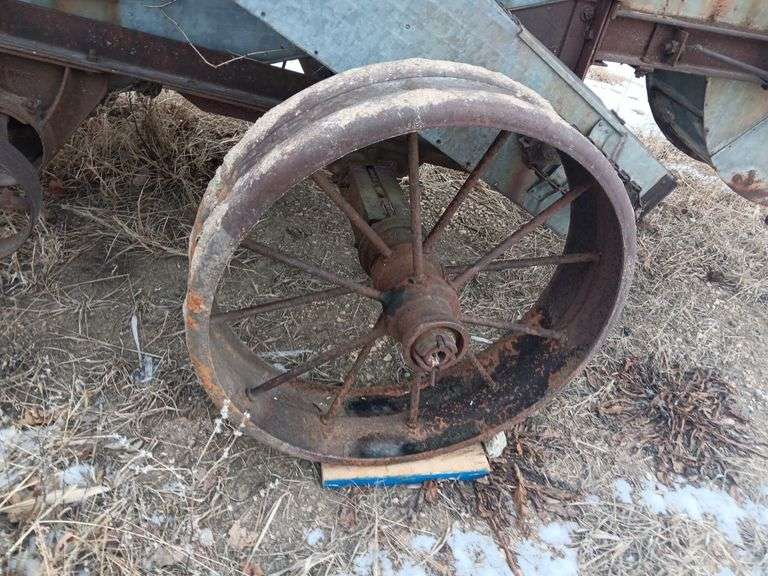 Belle City Hart Threshing Machine on Steel, SN: H4 - Hamilton-Maring ...