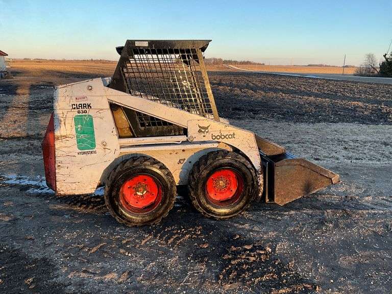 Melroe Bob Cat 630 Skid Loader, Gas, Aux Hydraulic - Hamilton-Maring ...