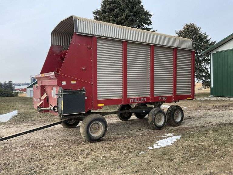 Miller Pro 5300 16' Forage Wagon, 12 Ton Tandem Ax - Hamilton-Maring ...