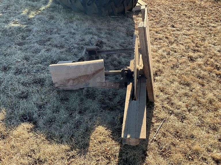 Tractor mounted Buzz saw - Hamilton-Maring Auction Group
