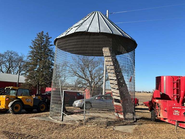 Metal Corn Crib, 14ft diameter, 20ft Tall - Hamilton-Maring Auction Group