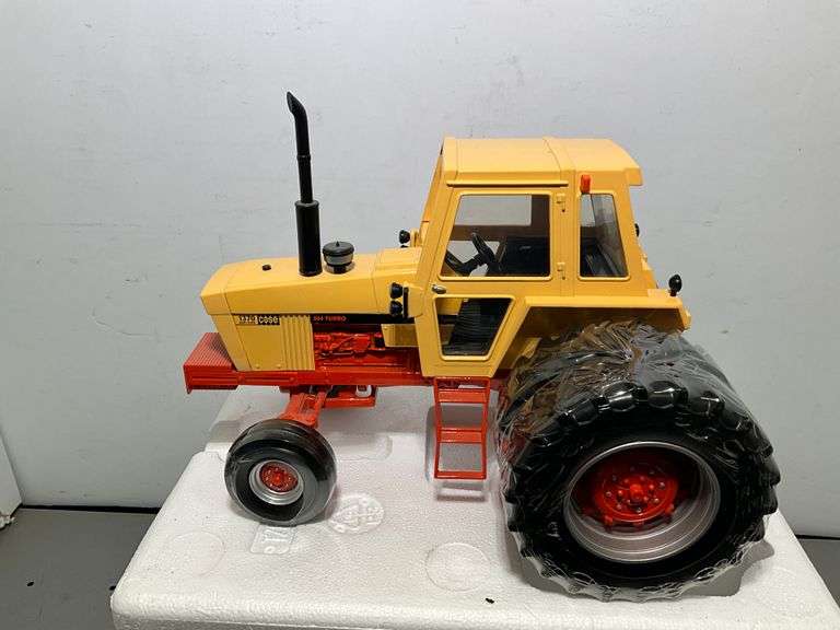 Ertl Case 1370 tractor collector edition 1/16 scal - Hamilton-Maring ...