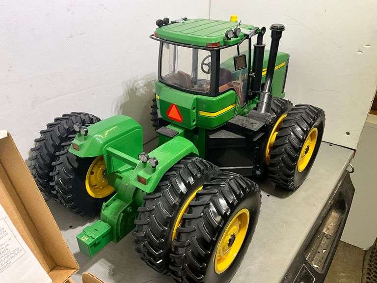 Ertl RC 9620 John Deere tractor ** missing Styrofo - Hamilton-Maring ...