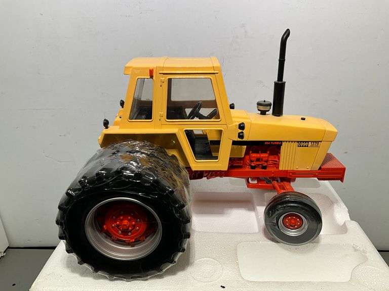 Ertl Case 1370 tractor collector edition 1/16 scal - Hamilton-Maring ...