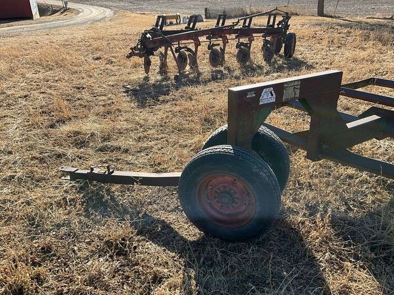 Notch 8 bale mover - Hamilton-Maring Auction Group