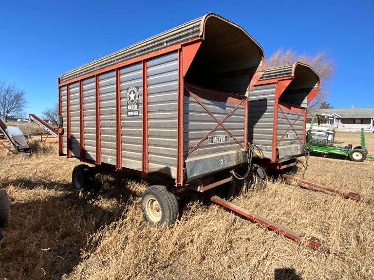 Meyer 3116 Forage Box with MN Gear - Hamilton-Maring Auction Group