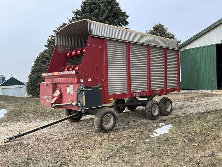 Miller Pro 5300 16' Forage Wagon, 12 Ton Tandem Ax - Hamilton-Maring ...