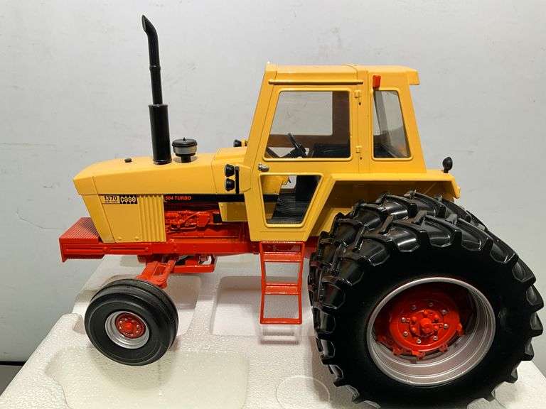Ertl case 1370 Tractor collector edition 1/16 scal - Hamilton-Maring ...