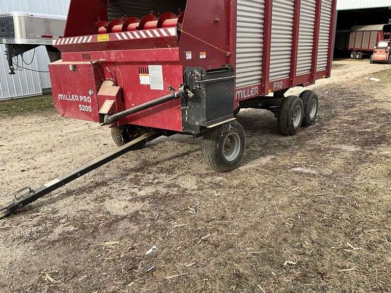 Miller Pro 5200 16' Forage Wagon, Tandem Axle, 12 - Hamilton-Maring ...