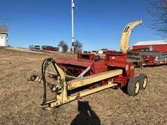 Gehl 1200 Forage Chopper with Hay and 2 row corn h - Hamilton-Maring ...