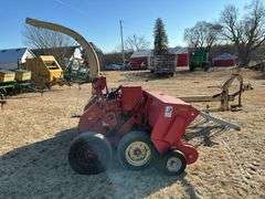 Gehl 1200 Forage Chopper with Hay and 2 row corn h - Hamilton-Maring ...