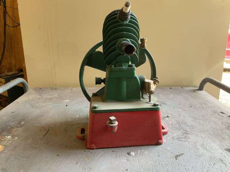 Maytag upright engine, SN#68348 - Hamilton-Maring Auction Group
