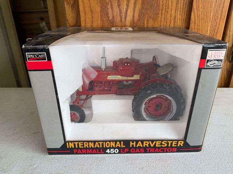 Spec-Cast International Harvester Farmall 450 LP Gas Tractor, 1/16 ...