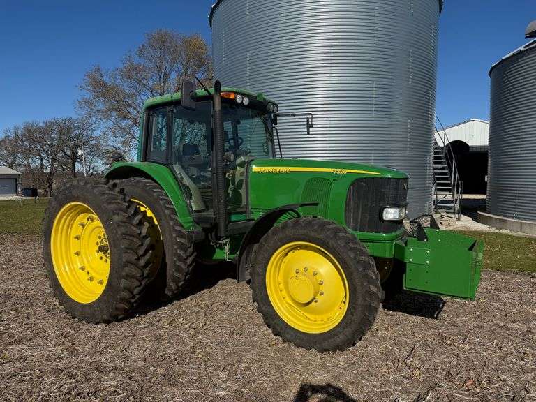 2004 John Deere 7320, MFD, IVT Trans, 2100 hours; 540/1000 PTO, 3 hyds ...