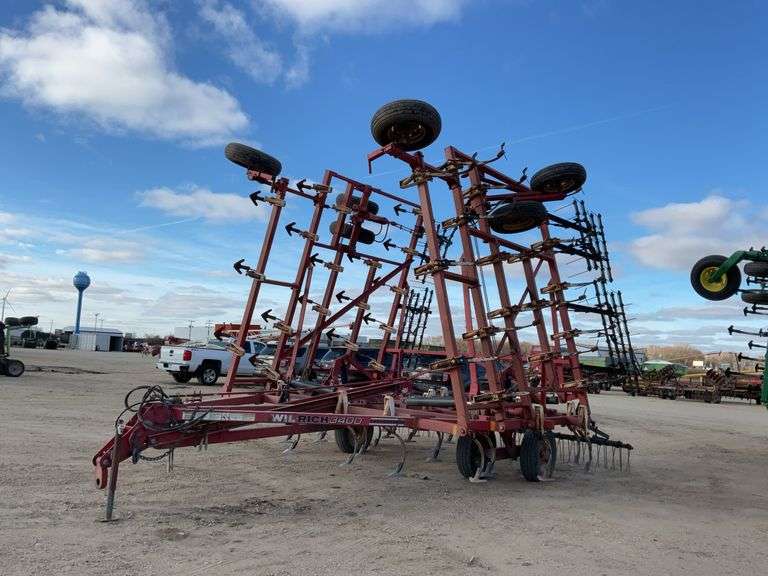 Wil Rich 3400 36ft Field Cultivator, Spring Tooth Harrow, JD Knock On ...