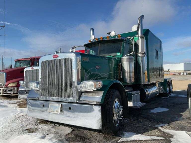 ** 2014 Peterbilt Model 389, 104" sleeper, 300" wheel base, shower ...