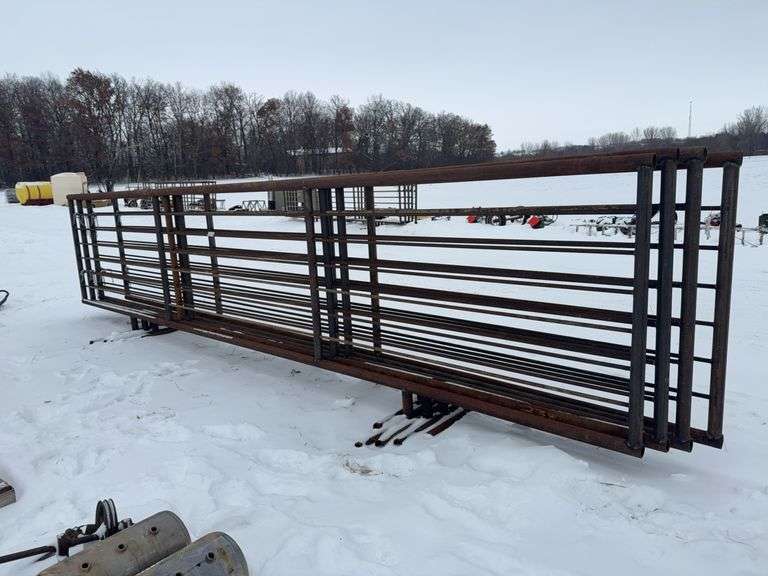 (5) A&K Best Panels New/Unused 24' Steel Freestanding Panels, Chains on ...