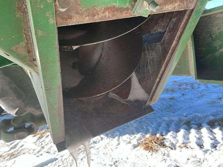 Brent 420 Grain Cart, 1000PTO, Side Auger, 20.8x38 - Hamilton-Maring Auction Group