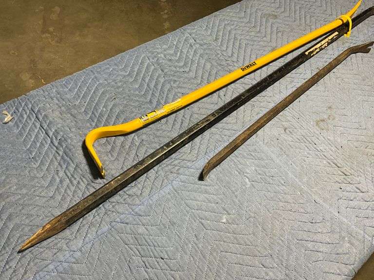 (3) Bars - Hamilton-Maring Auction Group