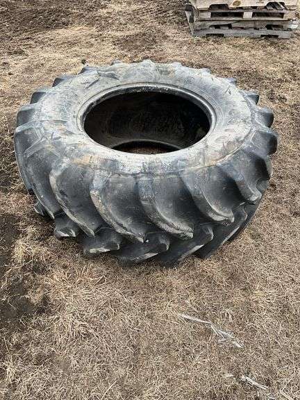 (1) 600-65R28 Tire - Hamilton-Maring Auction Group