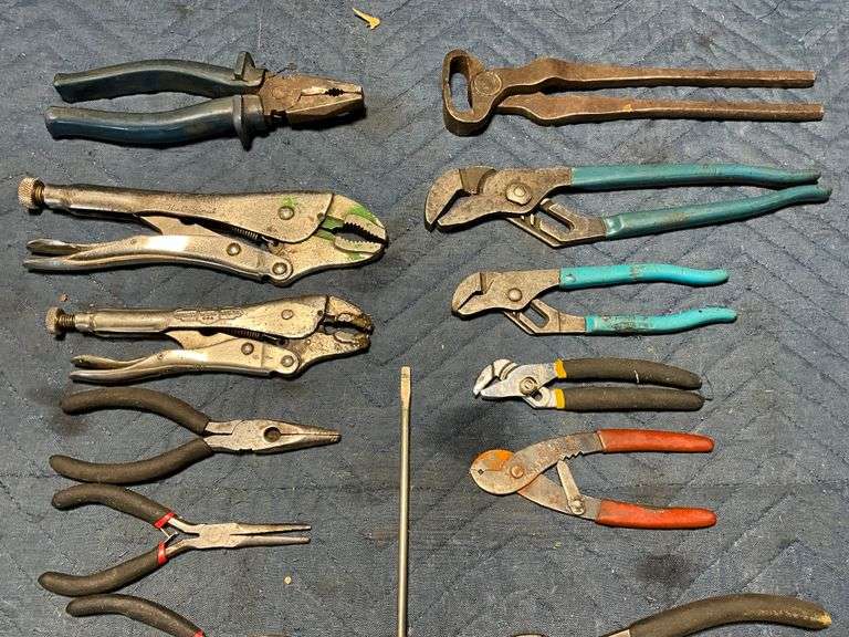 Flat of Vice Grips & Pliers - Hamilton-Maring Auction Group