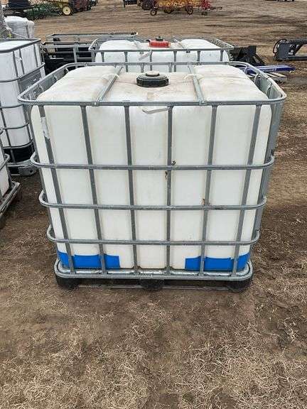 275 Gallon Poly Cage Tote - Hamilton-Maring Auction Group