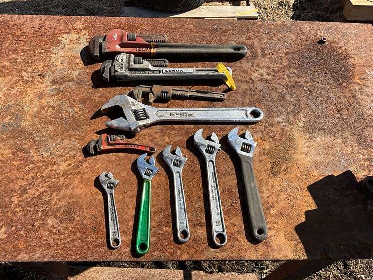 Flat of crescent wrenches & pipe wrenches - Hamilton-Maring Auction Group