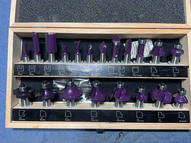 Grizzly 1/2" Shank Carbide Tipped Rubber Bits - Hamilton-Maring Auction ...