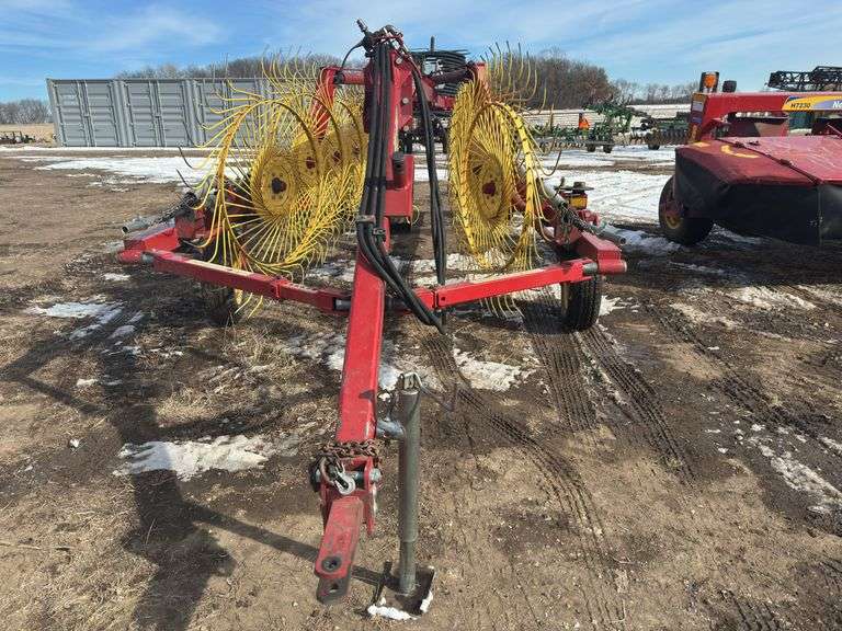 New Holland HT-154 V-Rake, 12 Wheel, Hyd. Fold - Hamilton-Maring ...