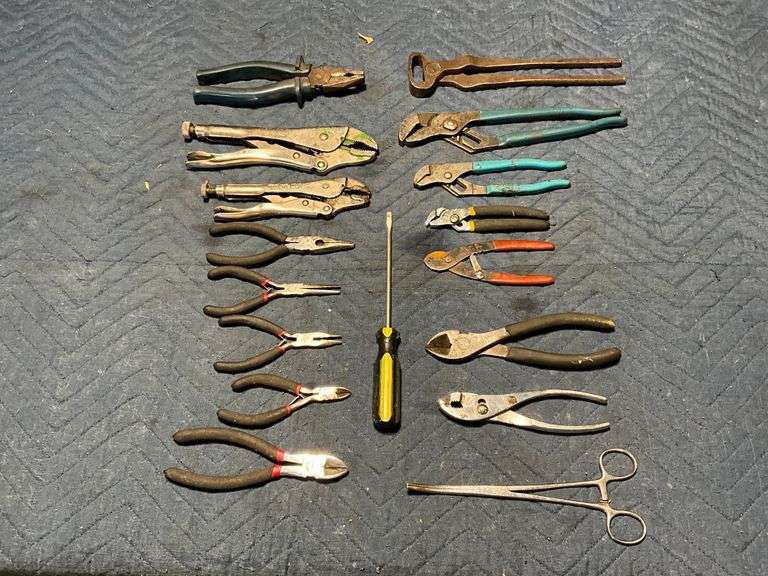 Flat of Vice Grips & Pliers - Hamilton-Maring Auction Group