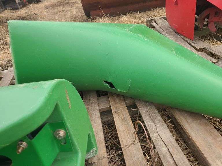 (2) John Deere Poly End Snouts came off JD F600 Se - Hamilton-Maring ...