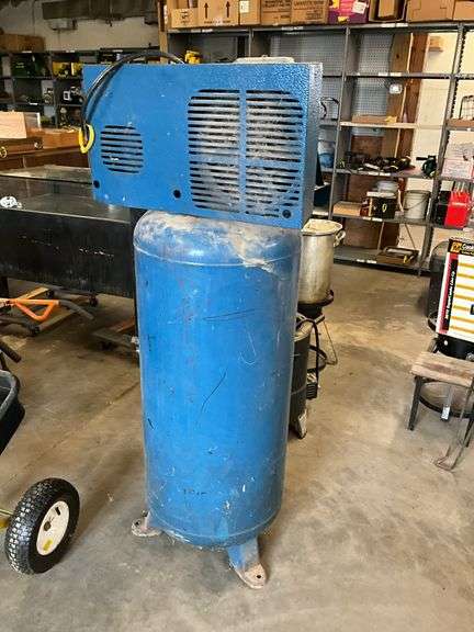 Rocket 5hp 230V Upright Air Compressor - Hamilton-Maring Auction Group