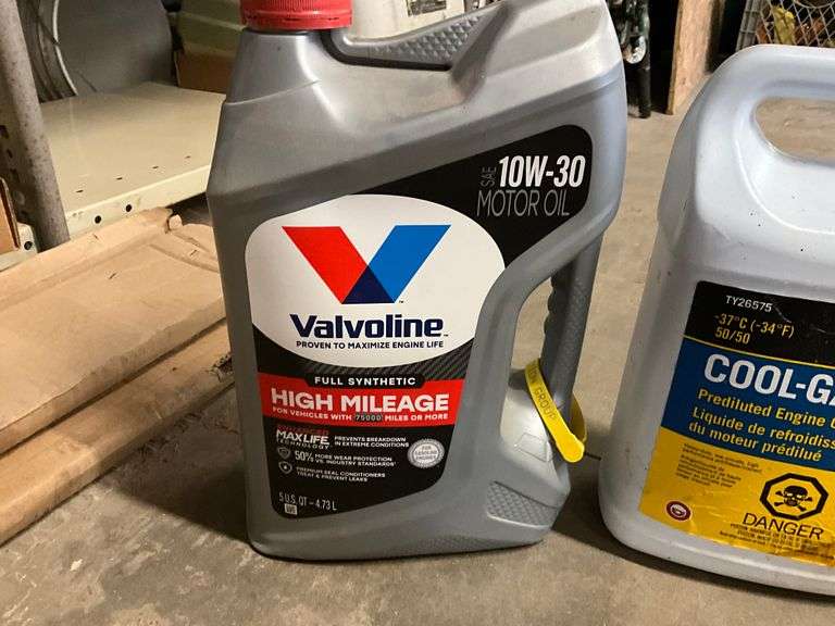 2 Gallons of John Deere Cool Guard II & 5 quarts o - Hamilton-Maring ...