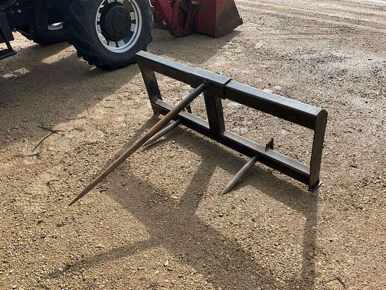 Bale spear off IH 510 loader **LOTS 2810 & 2811 - Hamilton-Maring ...